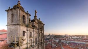 Discover the best viewpoint in Porto to take a photo or relax. | GENUINE
